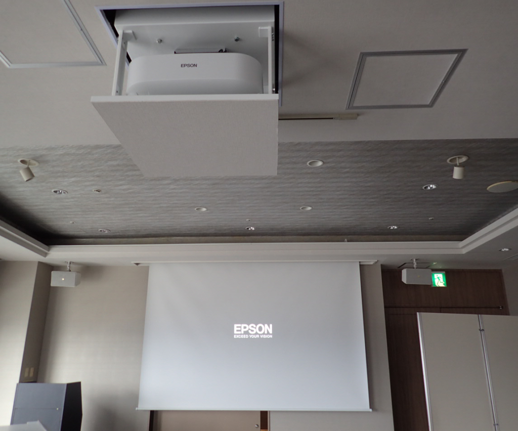 株式会社ダイエン | » プロジェクター昇降機